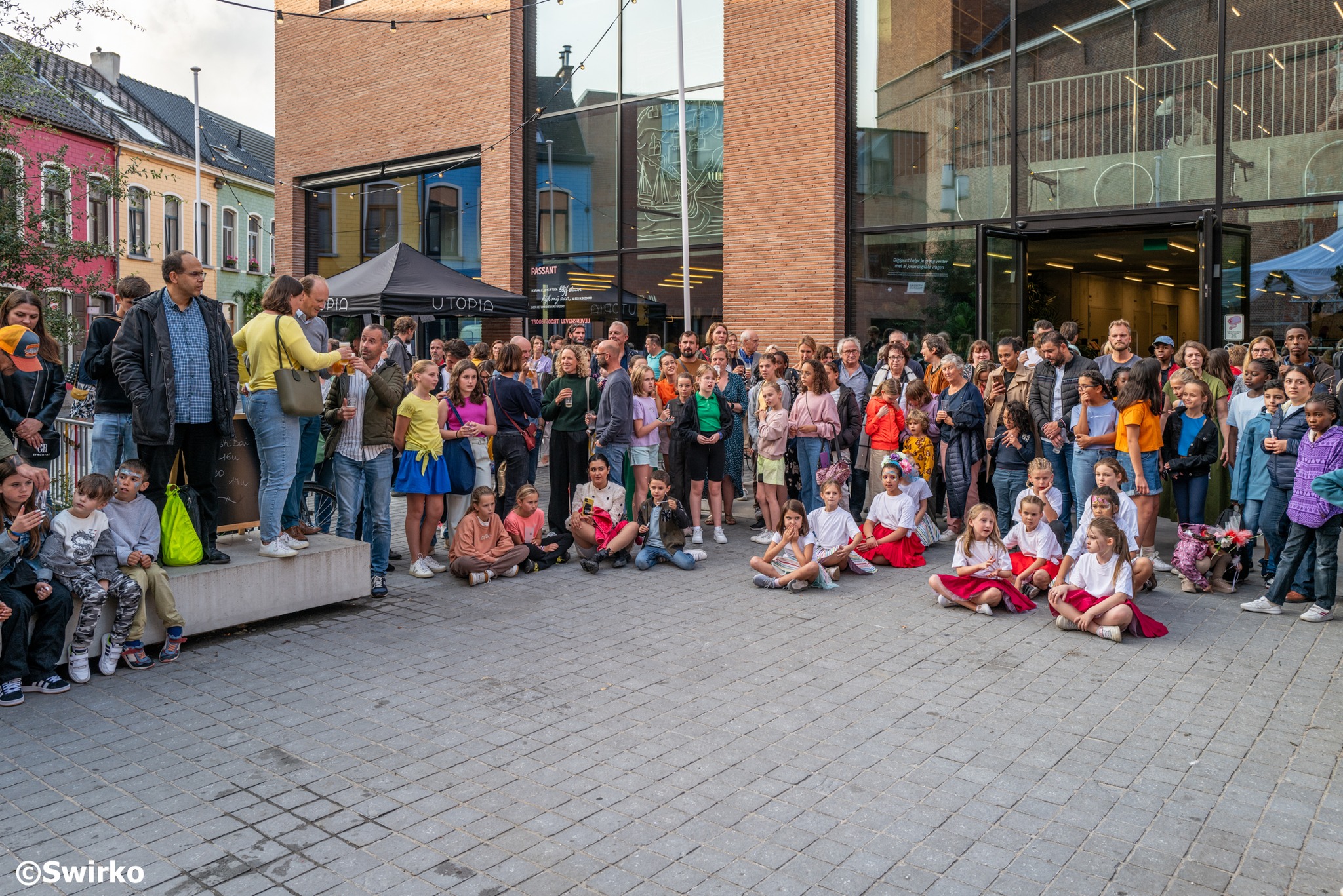 Vandaag vrijdag 29 september vieren de bib en de Academie voor ...