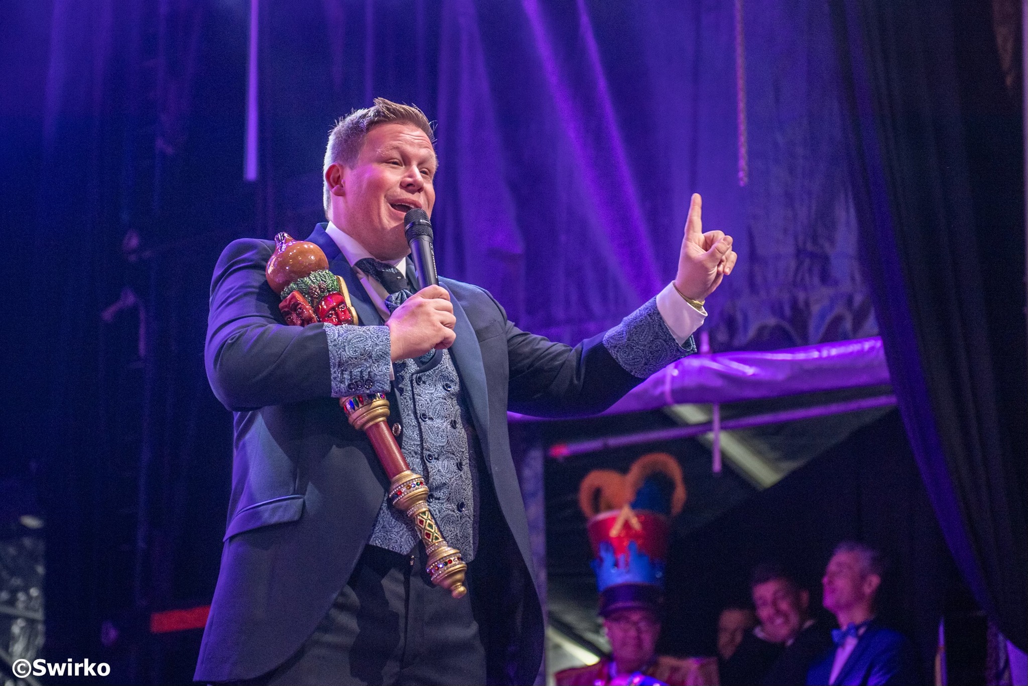 Deel 04 - Een bomvolle Grote Markt zag Vincent Van Caekenberghe Prins ...