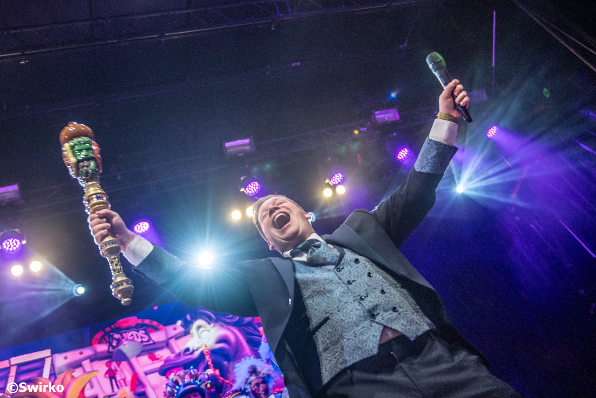 Deel 04 - Een bomvolle Grote Markt zag Vincent Van Caekenberghe Prins ...